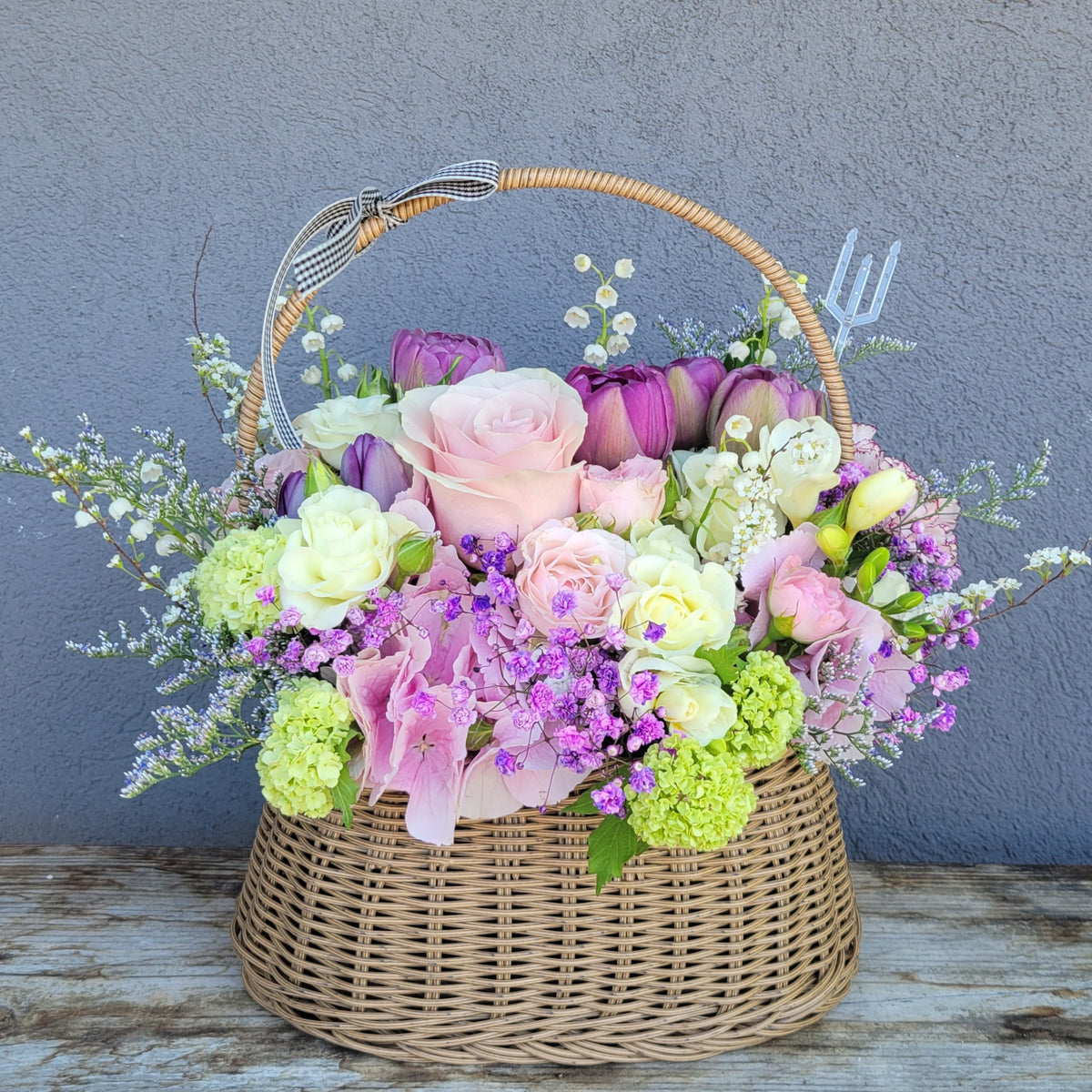 AC-003 Signature Basket Arrangements – About Flower atelier