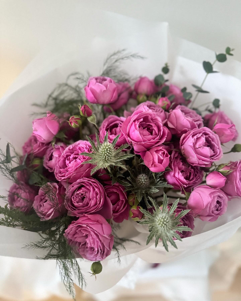 AF-013 Only rose bouqet – About Flower